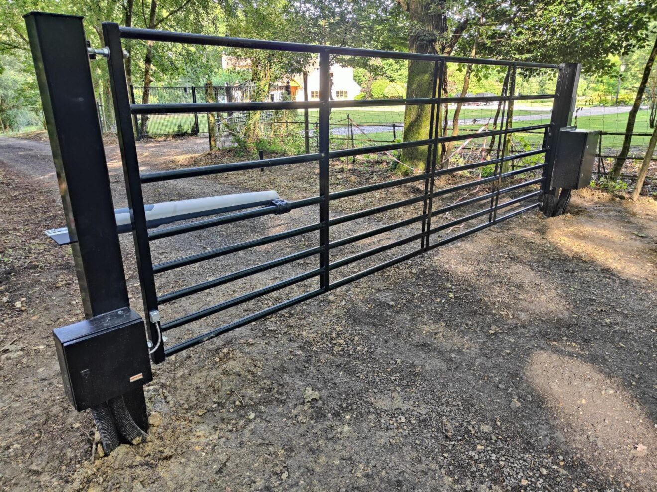 Exploring Electric Gate Controls: A Comprehensive Overview